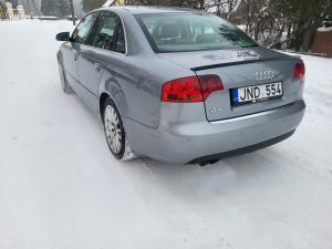 Pelēks Audi A4 2005 Ariogala, ar dzinēja tilpumu 2.00 L un nobraukumu 342 tūkst. km par 1850 €, foto 3 vietnē AUTOMOTO.COM.LV