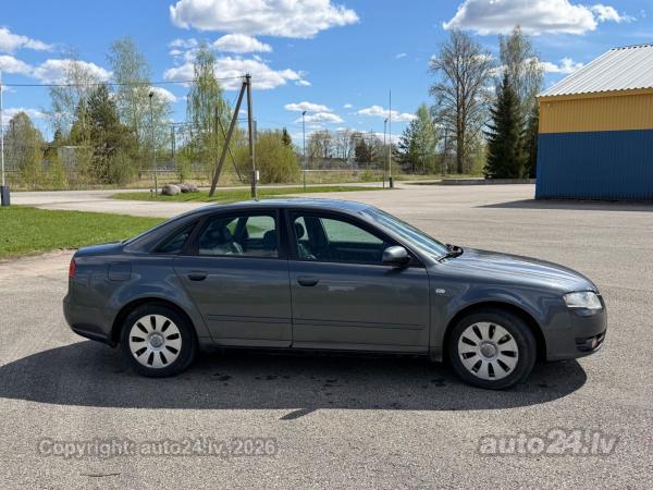 Pelēks Audi A4 2005 Mustvē, ar dzinēja tilpumu 2.50 L un nobraukumu 0 tūkst. km par 1499 €, foto 3 vietnē AUTOMOTO.COM.LV