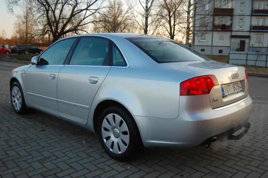 Pelēks Audi A4 2005 Jēkabpils, ar dzinēja tilpumu 2.00 L un nobraukumu 260 tūkst. km par 4300 €, foto 8 vietnē AUTOMOTO.COM.LV