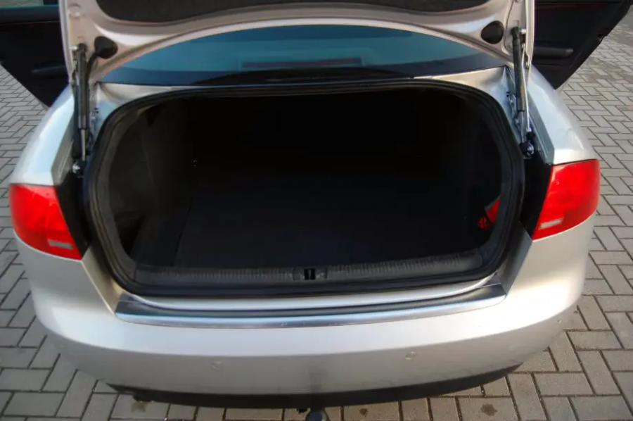 Pelēks Audi A4 2005 Jēkabpils, ar dzinēja tilpumu 2.00 L un nobraukumu 260 tūkst. km par 4300 €, foto 10 vietnē AUTOMOTO.COM.LV