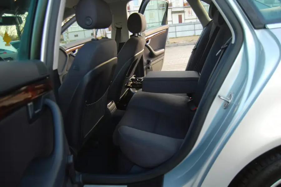 Pelēks Audi A4 2005 Jēkabpils, ar dzinēja tilpumu 2.00 L un nobraukumu 260 tūkst. km par 4300 €, foto 14 vietnē AUTOMOTO.COM.LV