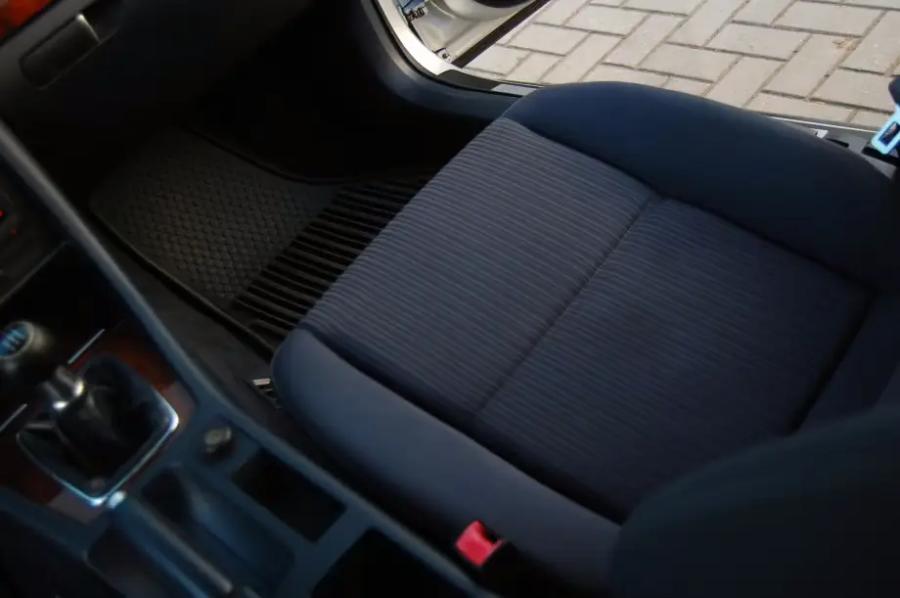 Pelēks Audi A4 2005 Jēkabpils, ar dzinēja tilpumu 2.00 L un nobraukumu 260 tūkst. km par 4300 €, foto 17 vietnē AUTOMOTO.COM.LV