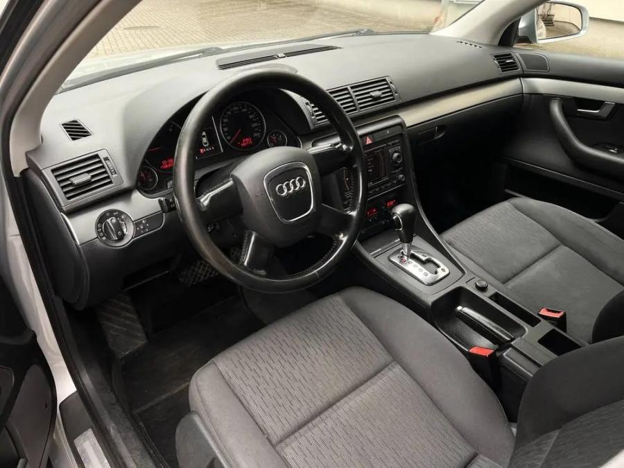 Pelēks Audi A4 2005 Jelgava, ar dzinēja tilpumu 2.00 L un nobraukumu 0 tūkst. km par 2790 €, foto 8 vietnē AUTOMOTO.COM.LV