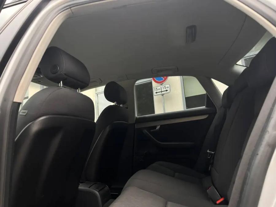 Pelēks Audi A4 2005 Jelgava, ar dzinēja tilpumu 2.00 L un nobraukumu 0 tūkst. km par 2790 €, foto 10 vietnē AUTOMOTO.COM.LV