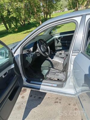 Pelēks Audi A4 2005 Rēzekne, ar dzinēja tilpumu 2.00 L un nobraukumu 315 tūkst. km par 2600 €, foto 9 vietnē AUTOMOTO.COM.LV