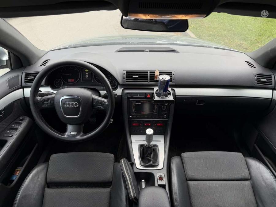 Grey Audi A4 2005 in Kaunas, with an engine capacity of 1.97 L and mileage of 324 thousand km for 2750 €, photo 6 on AUTOMOTO.COM.LV