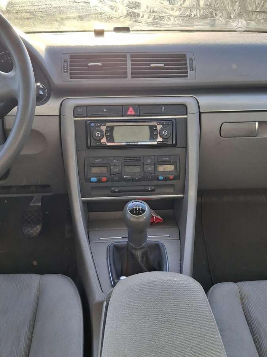 Pelēks Audi A4 2005 Kaišiadorys, ar dzinēja tilpumu 1.90 L un nobraukumu 233 tūkst. km par 1100 €, foto 8 vietnē AUTOMOTO.COM.LV