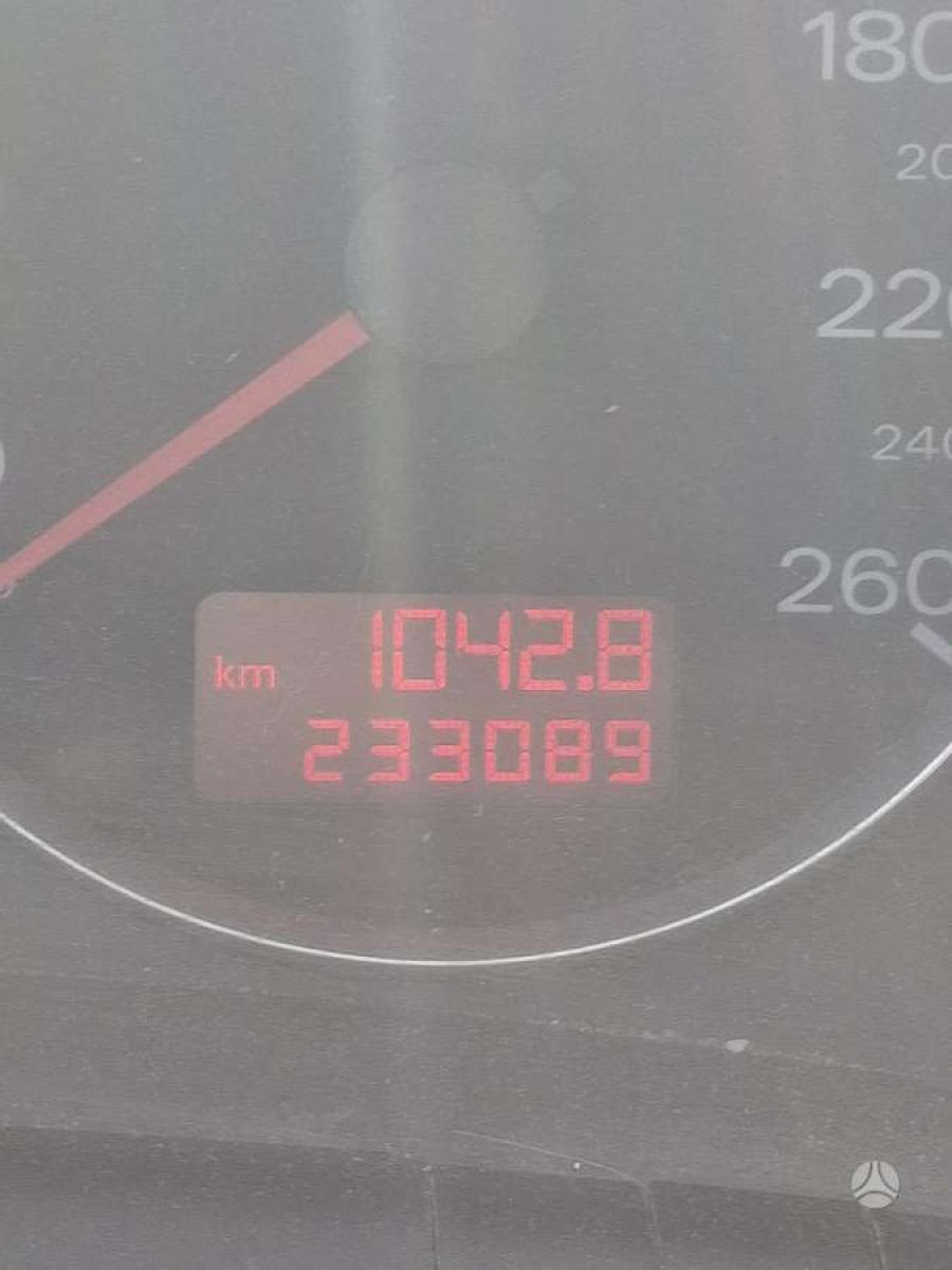 Pelēks Audi A4 2005 Kaišiadorys, ar dzinēja tilpumu 1.90 L un nobraukumu 233 tūkst. km par 1100 €, foto 9 vietnē AUTOMOTO.COM.LV