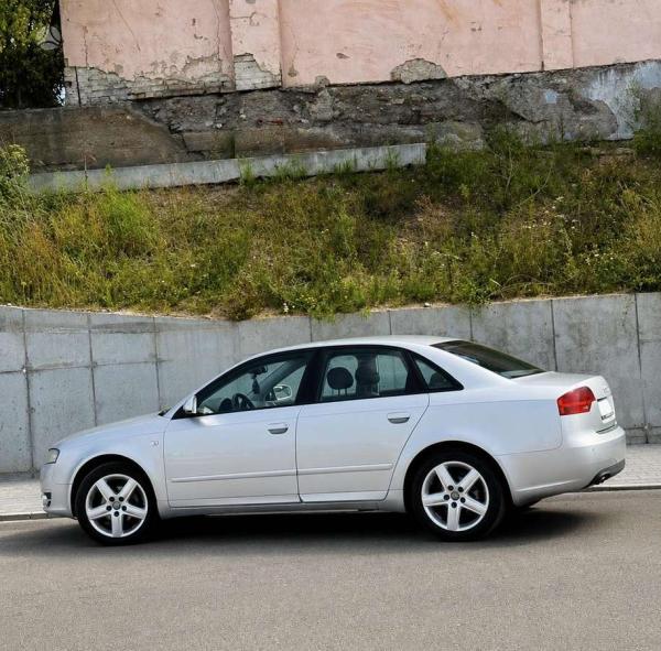 Grey Audi A4 2005 in Vilnius, with an engine capacity of 1.90 L and mileage of 324 thousand km for 2000 €, photo 5 on AUTOMOTO.COM.LV