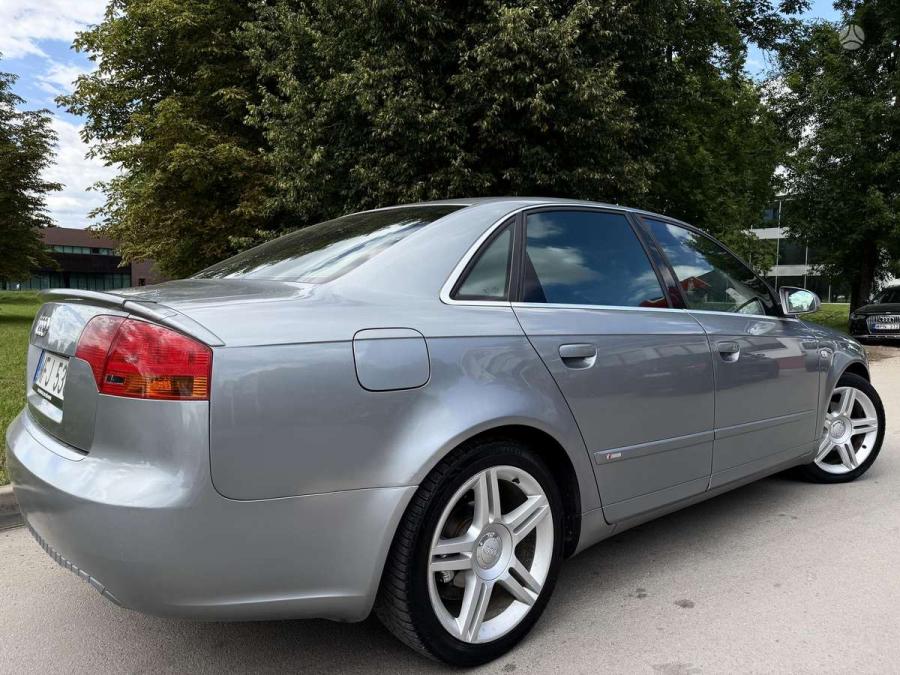 Pelēks Audi A4 2005 Kauņa, ar dzinēja tilpumu 1.97 L un nobraukumu 328 tūkst. km par 2650 €, foto 5 vietnē AUTOMOTO.COM.LV