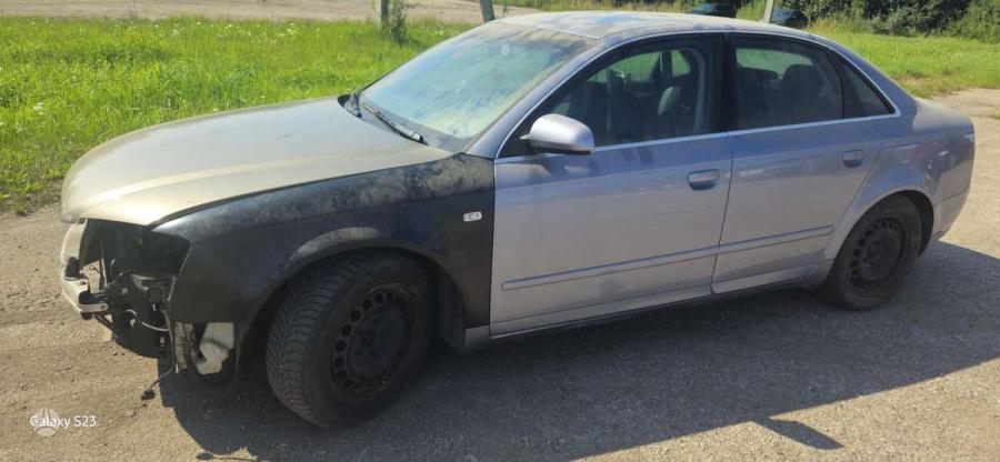 Grey Audi A4 2005 in Ukmerge, with an engine capacity of 1.98 L and mileage of 220 thousand km for 1250 €, photo 1 on AUTOMOTO.COM.LV