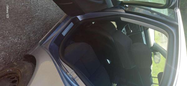 Grey Audi A4 2005 in Ukmerge, with an engine capacity of 1.98 L and mileage of 220 thousand km for 1250 €, photo 9 on AUTOMOTO.COM.LV