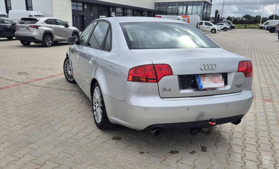 Pelēks Audi A4 2005 Kauņa, ar dzinēja tilpumu 1.98 L un nobraukumu 160 tūkst. km par 3500 €, foto 7 vietnē AUTOMOTO.COM.LV