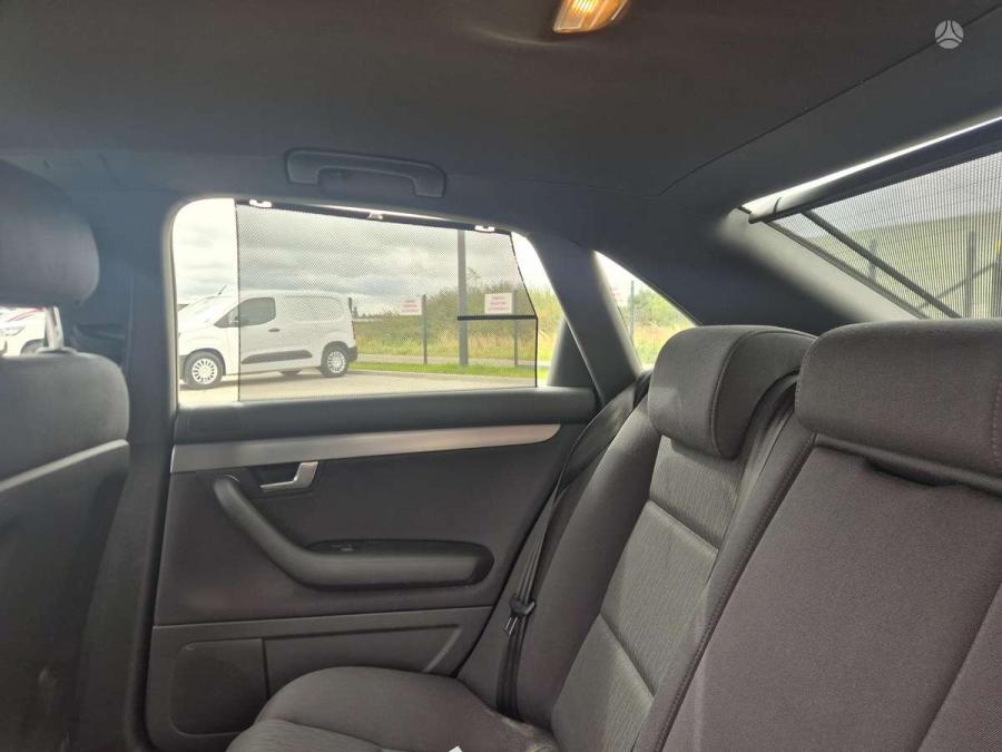 Pelēks Audi A4 2005 Kauņa, ar dzinēja tilpumu 1.98 L un nobraukumu 160 tūkst. km par 3500 €, foto 9 vietnē AUTOMOTO.COM.LV