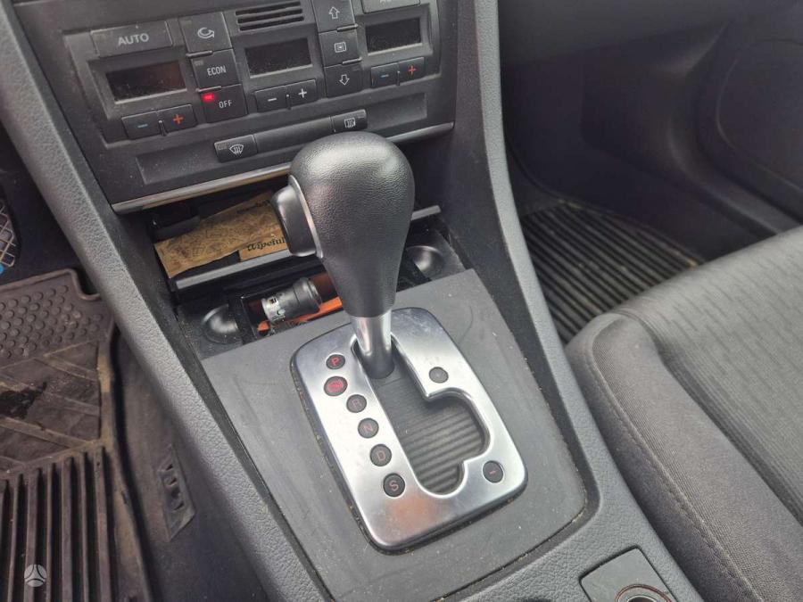 Pelēks Audi A4 2005 Kauņa, ar dzinēja tilpumu 1.98 L un nobraukumu 160 tūkst. km par 3500 €, foto 13 vietnē AUTOMOTO.COM.LV