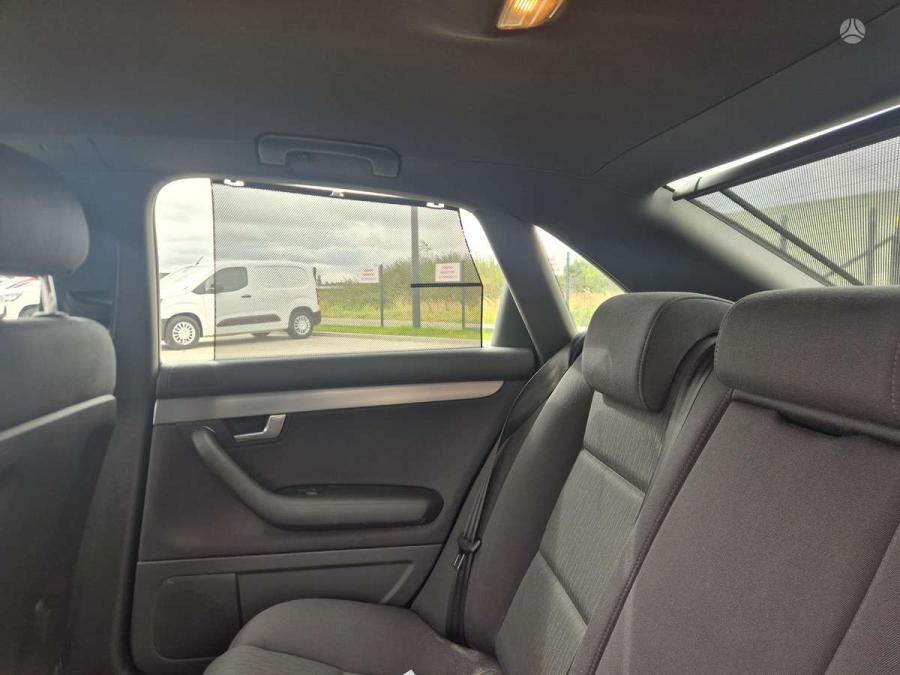 Pelēks Audi A4 2005 Kauņa, ar dzinēja tilpumu 1.98 L un nobraukumu 160 tūkst. km par 3500 €, foto 9 vietnē AUTOMOTO.COM.LV
