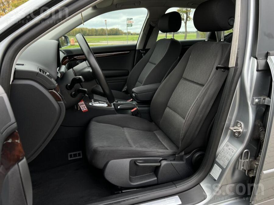 Pelēks Audi A4 2005 Cēsis, ar dzinēja tilpumu 2.00 L un nobraukumu 260 tūkst. km par 3100 €, foto 9 vietnē AUTOMOTO.COM.LV