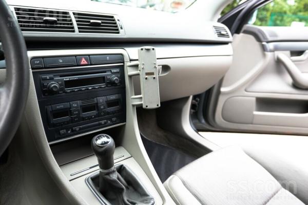 Grey Audi A4 2005 in Riga, with an engine capacity of 2.00 L and mileage of 289 thousand km for 3590 €, photo 10 on AUTOMOTO.COM.LV