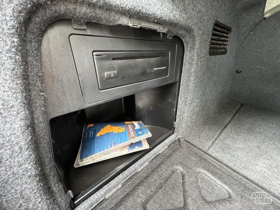 Grey Audi A4 2006 in Vilnius, with an engine capacity of 2.00 L and mileage of 265 thousand km for 2600 €, photo 23 on AUTOMOTO.COM.LV