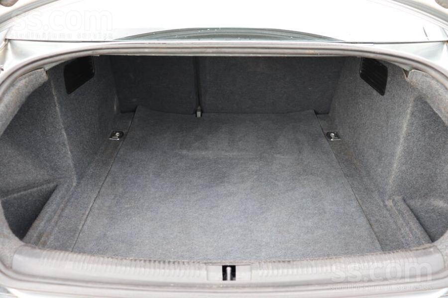 Grey Audi A4 2006 in Riga, with an engine capacity of 2.00 L and mileage of 203 thousand km for 3450 €, photo 18 on AUTOMOTO.COM.LV
