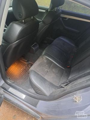 Grey Audi A4 2006 in Elektrenai, with an engine capacity of 2.00 L and mileage of 424 thousand km for 1500 €, photo 13 on AUTOMOTO.COM.LV
