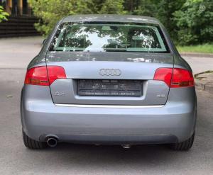 Pelēks Audi A4 2006 Viļņa, ar dzinēja tilpumu 1.98 L un nobraukumu 230 tūkst. km par 1800 €, foto 7 vietnē AUTOMOTO.COM.LV