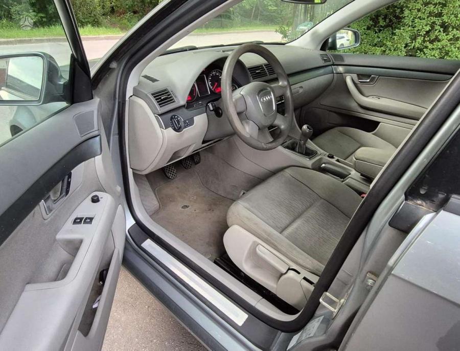 Pelēks Audi A4 2006 Viļņa, ar dzinēja tilpumu 1.98 L un nobraukumu 230 tūkst. km par 1800 €, foto 10 vietnē AUTOMOTO.COM.LV