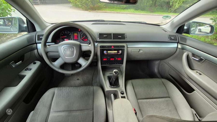 Pelēks Audi A4 2006 Viļņa, ar dzinēja tilpumu 1.98 L un nobraukumu 230 tūkst. km par 1800 €, foto 12 vietnē AUTOMOTO.COM.LV