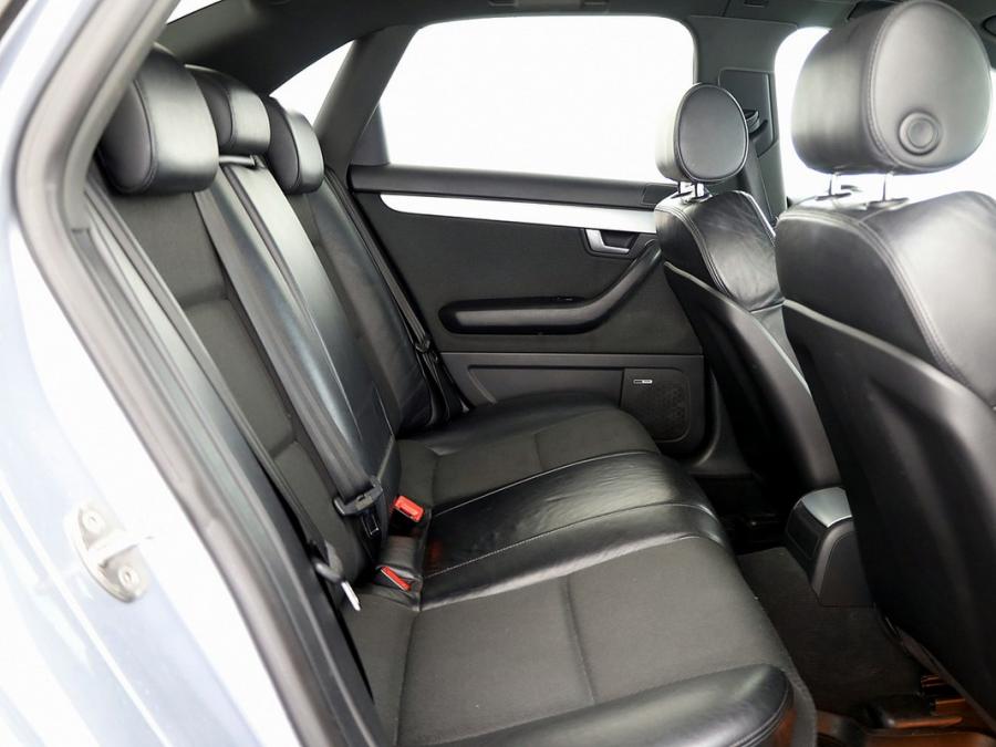 Grey Audi A4 2006 in Tallinn, with an engine capacity of 3.10 L and mileage of 293 thousand km for 2999 €, photo 17 on AUTOMOTO.COM.LV