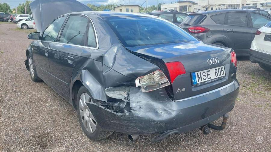 Pelēks Audi A4 2006 Panevēža, ar dzinēja tilpumu 1.98 L un nobraukumu 282 tūkst. km par 950 €, foto 7 vietnē AUTOMOTO.COM.LV