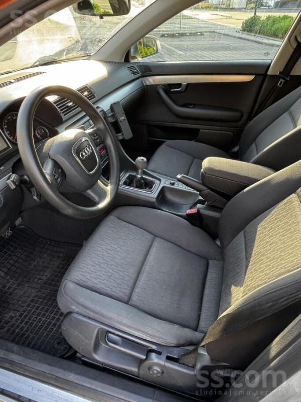Pelēks Audi A4 2006 Rīga, ar dzinēja tilpumu 2.00 L un nobraukumu 291 tūkst. km par 2950 €, foto 6 vietnē AUTOMOTO.COM.LV