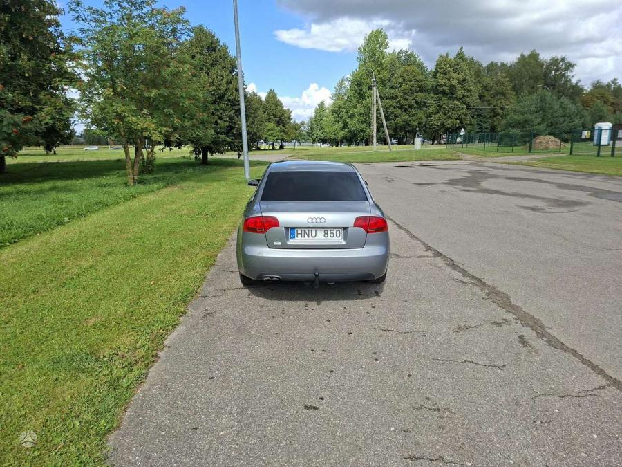 Pelēks Audi A4 2006 Šauļi, ar dzinēja tilpumu 1.97 L un nobraukumu 370 tūkst. km par 1800 €, foto 5 vietnē AUTOMOTO.COM.LV