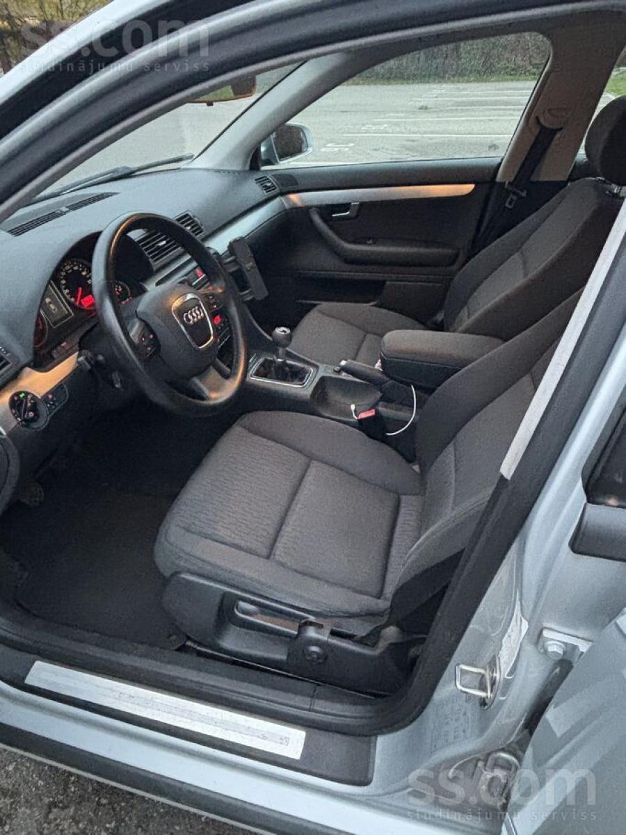 Grey Audi A4 2006 in Riga, with an engine capacity of 2.00 L and mileage of 293 thousand km for 2950 €, photo 6 on AUTOMOTO.COM.LV