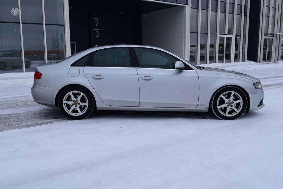Pelēks Audi A4 2007 Viļņa, ar dzinēja tilpumu 1.97 L un nobraukumu 196 tūkst. km par 4650 €, foto 4 vietnē AUTOMOTO.COM.LV