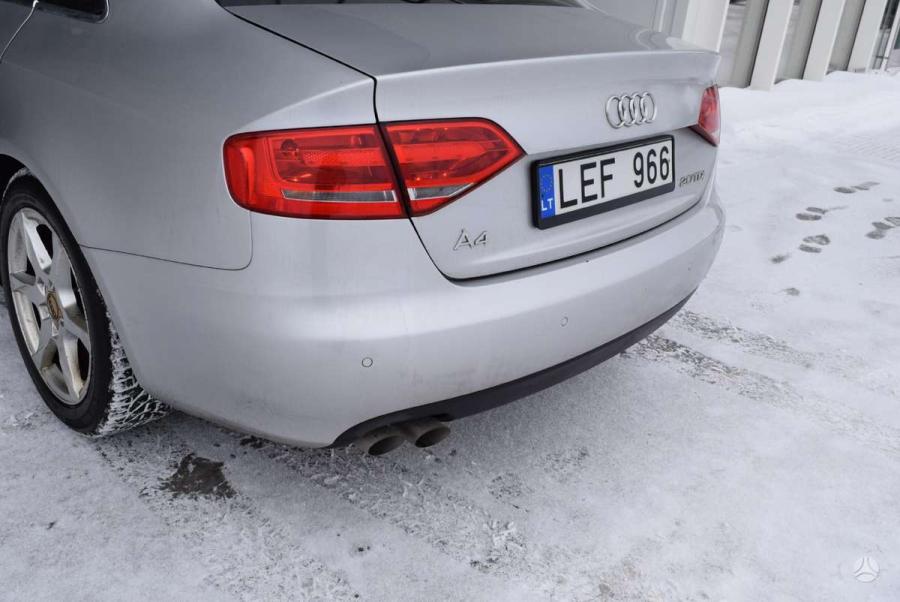 Pelēks Audi A4 2007 Viļņa, ar dzinēja tilpumu 1.97 L un nobraukumu 196 tūkst. km par 4650 €, foto 22 vietnē AUTOMOTO.COM.LV