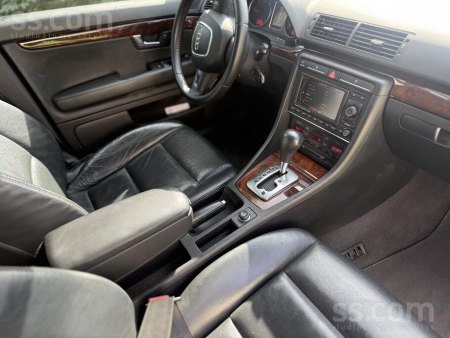 Pelēks Audi A4 2007 Rīga, ar dzinēja tilpumu 2.70 L un nobraukumu 270 tūkst. km par 2850 €, foto 17 vietnē AUTOMOTO.COM.LV