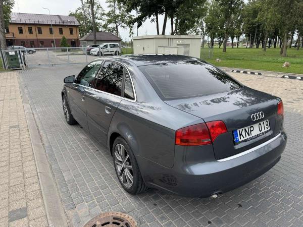 Audi A4 2007 in Ukmerge on AUTOMOTO.COM.LV Grey Audi A4 2007 in Ukmerge, with an engine capacity of 1.97 L and mileage of 261 thousand km for 2200 €, photo 9 on AUTOMOTO.COM.LV