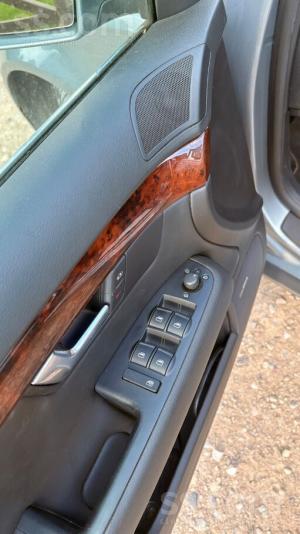 Pelēks Audi A4 2007 Ogre, ar dzinēja tilpumu 3.20 L un nobraukumu 230 tūkst. km par 4800 €, foto 7 vietnē AUTOMOTO.COM.LV