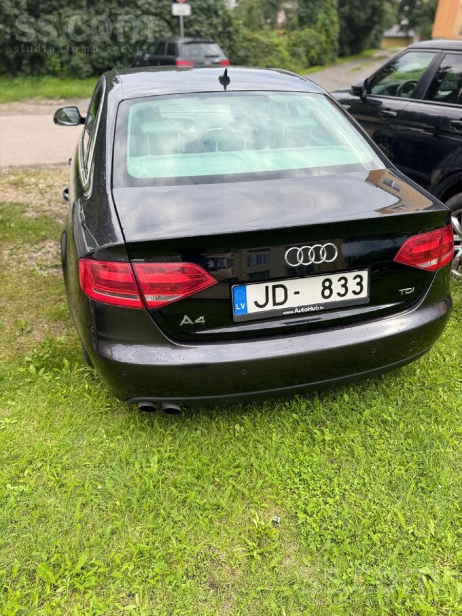 Pelēks Audi A4 2008 Rīga, ar dzinēja tilpumu 2.00 L un nobraukumu 318 tūkst. km par 4500 €, foto 9 vietnē AUTOMOTO.COM.LV