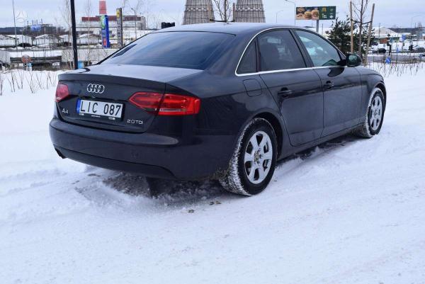 Pelēks Audi A4 2008 Viļņa, ar dzinēja tilpumu 1.97 L un nobraukumu 291 tūkst. km par 4950 €, foto 5 vietnē AUTOMOTO.COM.LV