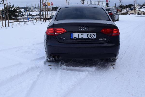Pelēks Audi A4 2008 Viļņa, ar dzinēja tilpumu 1.97 L un nobraukumu 291 tūkst. km par 4950 €, foto 6 vietnē AUTOMOTO.COM.LV