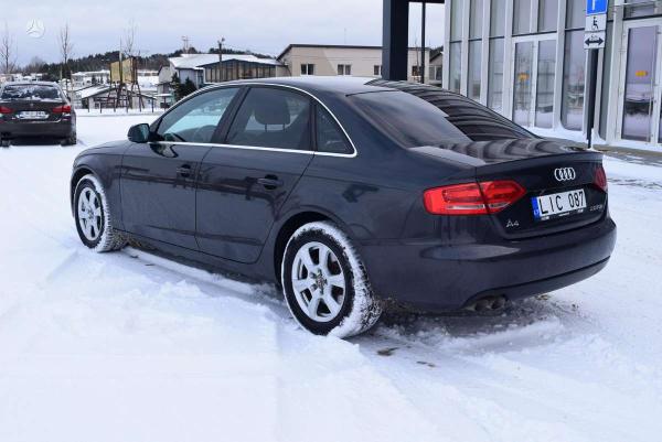 Pelēks Audi A4 2008 Viļņa, ar dzinēja tilpumu 1.97 L un nobraukumu 291 tūkst. km par 4950 €, foto 7 vietnē AUTOMOTO.COM.LV