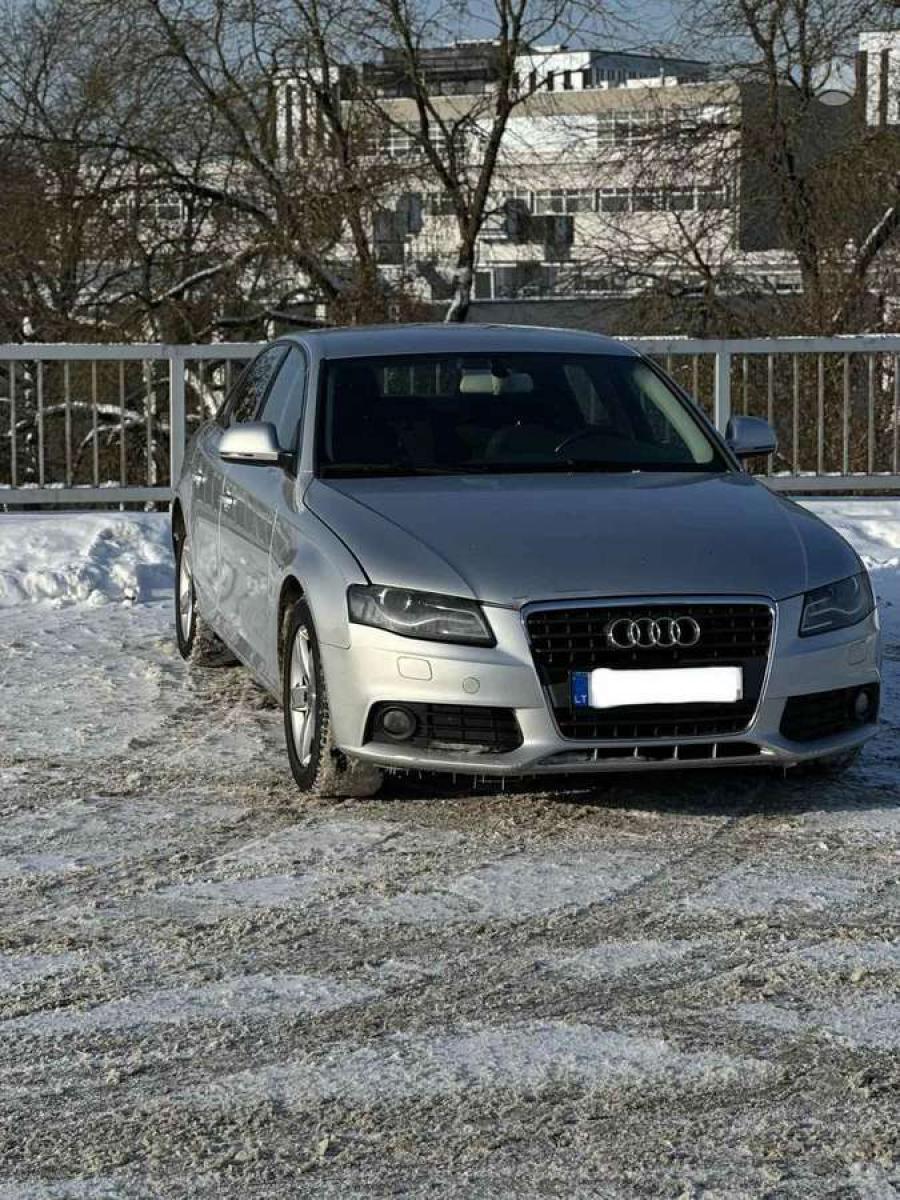 Grey Audi A4 2008 in Vilnius, with an engine capacity of 1.80 L and mileage of 300 thousand km for 3000 €, photo 4 on AUTOMOTO.COM.LV