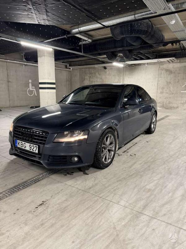 Pelēks Audi A4 2008 Panevēža, ar dzinēja tilpumu 2.70 L un nobraukumu 392 tūkst. km par 5000 €, foto 1 vietnē AUTOMOTO.COM.LV