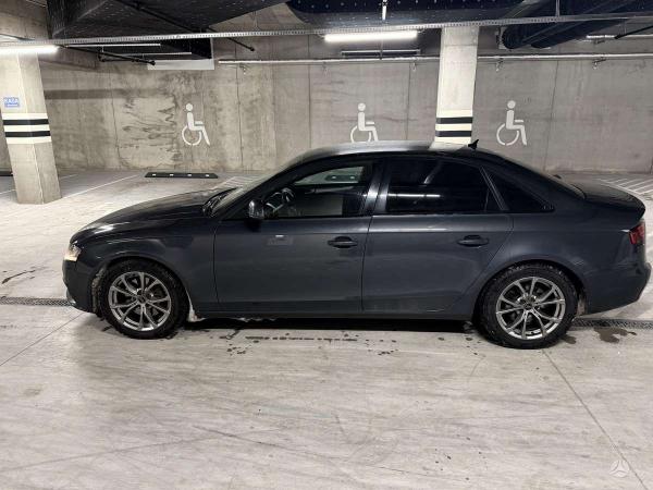Pelēks Audi A4 2008 Panevēža, ar dzinēja tilpumu 2.70 L un nobraukumu 392 tūkst. km par 5000 €, foto 3 vietnē AUTOMOTO.COM.LV