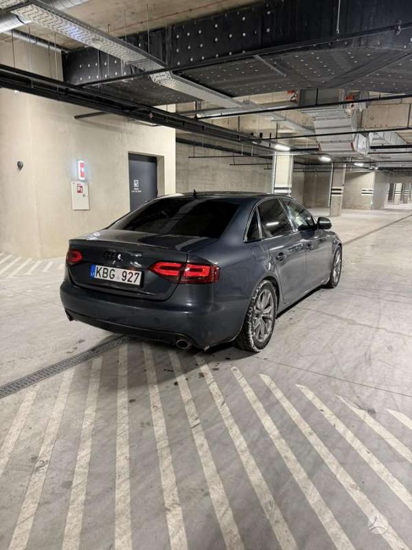 Pelēks Audi A4 2008 Panevēža, ar dzinēja tilpumu 2.70 L un nobraukumu 392 tūkst. km par 5000 €, foto 6 vietnē AUTOMOTO.COM.LV