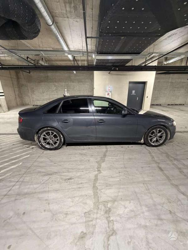 Pelēks Audi A4 2008 Panevēža, ar dzinēja tilpumu 2.70 L un nobraukumu 392 tūkst. km par 5000 €, foto 7 vietnē AUTOMOTO.COM.LV