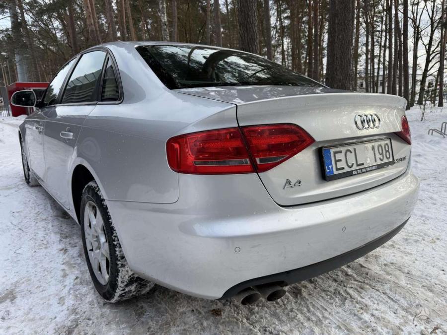 Pelēks Audi A4 2008 Alīta, ar dzinēja tilpumu 1.97 L un nobraukumu 344 tūkst. km par 4650 €, foto 15 vietnē AUTOMOTO.COM.LV