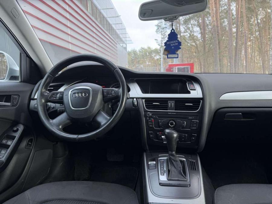 Pelēks Audi A4 2008 Alīta, ar dzinēja tilpumu 1.97 L un nobraukumu 344 tūkst. km par 4650 €, foto 23 vietnē AUTOMOTO.COM.LV