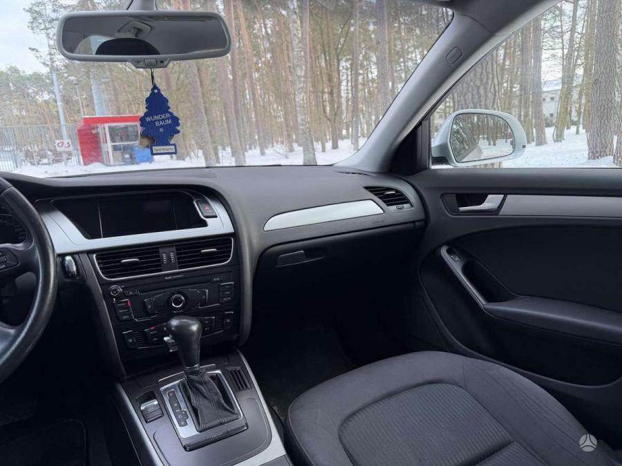 Pelēks Audi A4 2008 Alīta, ar dzinēja tilpumu 1.97 L un nobraukumu 344 tūkst. km par 4650 €, foto 24 vietnē AUTOMOTO.COM.LV